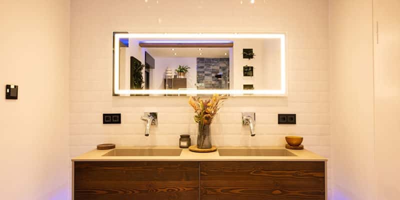 LED 101 - OkayMirror